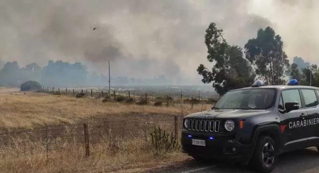 YouTG.NET - Due grossi incendi minacciano le case a Muravera, evacuate ... YouTG.NET - Due grossi incendi minacciano le case a Muravera, evacuate ...